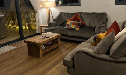 Birdholme Glamping | safari lodges with private hot tubs Notts